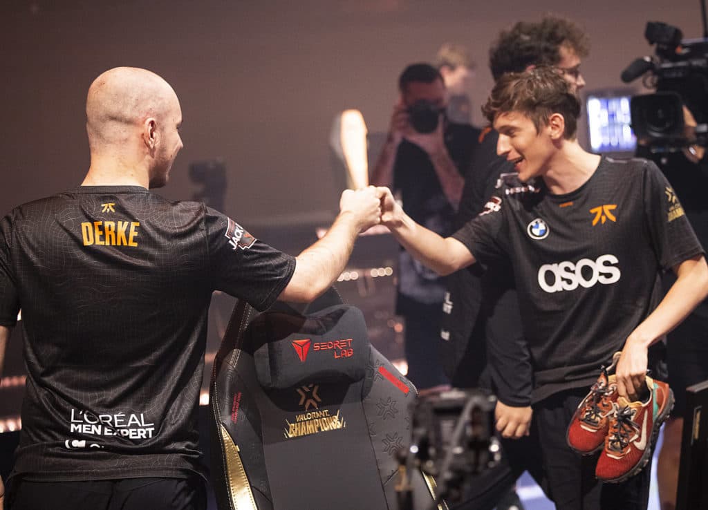 Derke VALORANT settings: Crosshair, video and keybinds » Esports ...