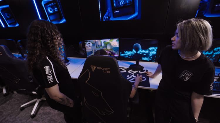 Team Liquid show off their brand-new Alienware Training Facility in ...