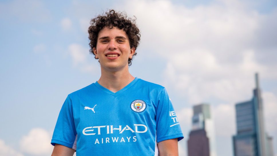 Manchester City F.C. signs first ever Fortnite player – Threats ...